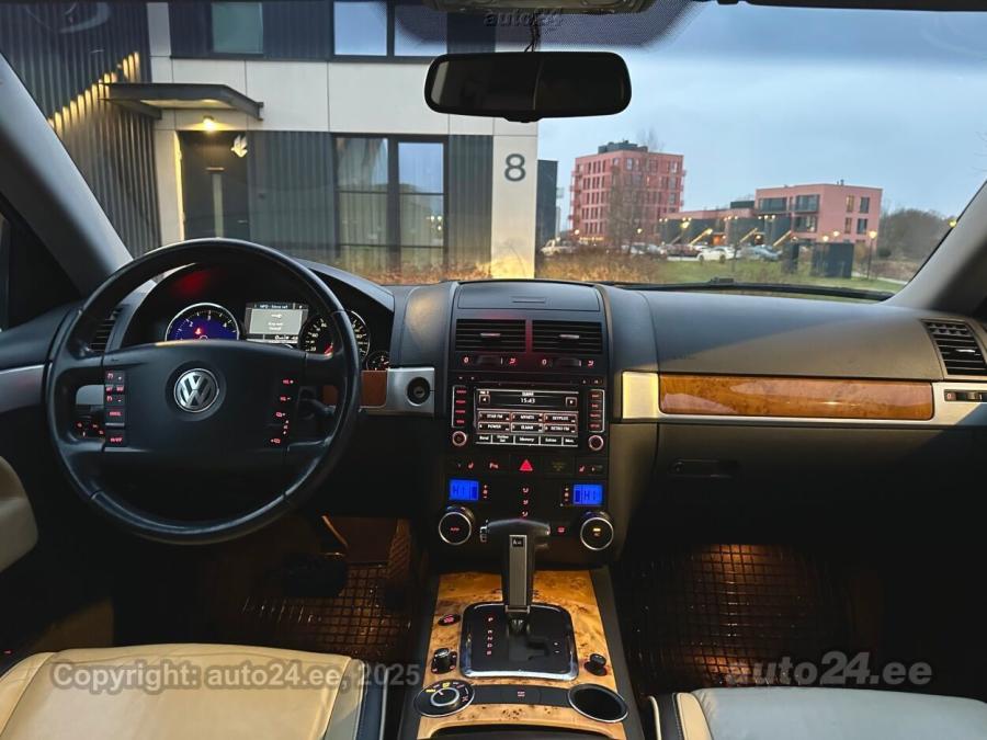 Melns Volkswagen Touareg 2008 Tartu, ar dzinēja tilpumu 3.00 L un nobraukumu 370 tūkst. km par 5499 €, foto 10 vietnē AUTOMOTO.COM.LV