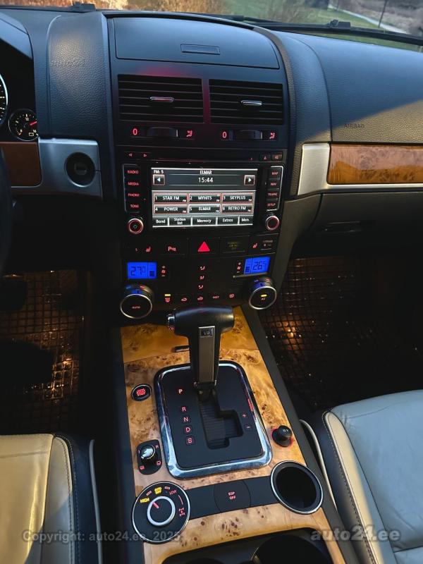 Melns Volkswagen Touareg 2008 Tartu, ar dzinēja tilpumu 3.00 L un nobraukumu 370 tūkst. km par 5499 €, foto 11 vietnē AUTOMOTO.COM.LV