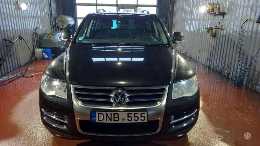 Black Volkswagen Touareg 2008 in Vilnius, with an engine capacity of 2.97 L and mileage of 237 thousand km for 6500 €, photo 11 on AUTOMOTO.COM.LV