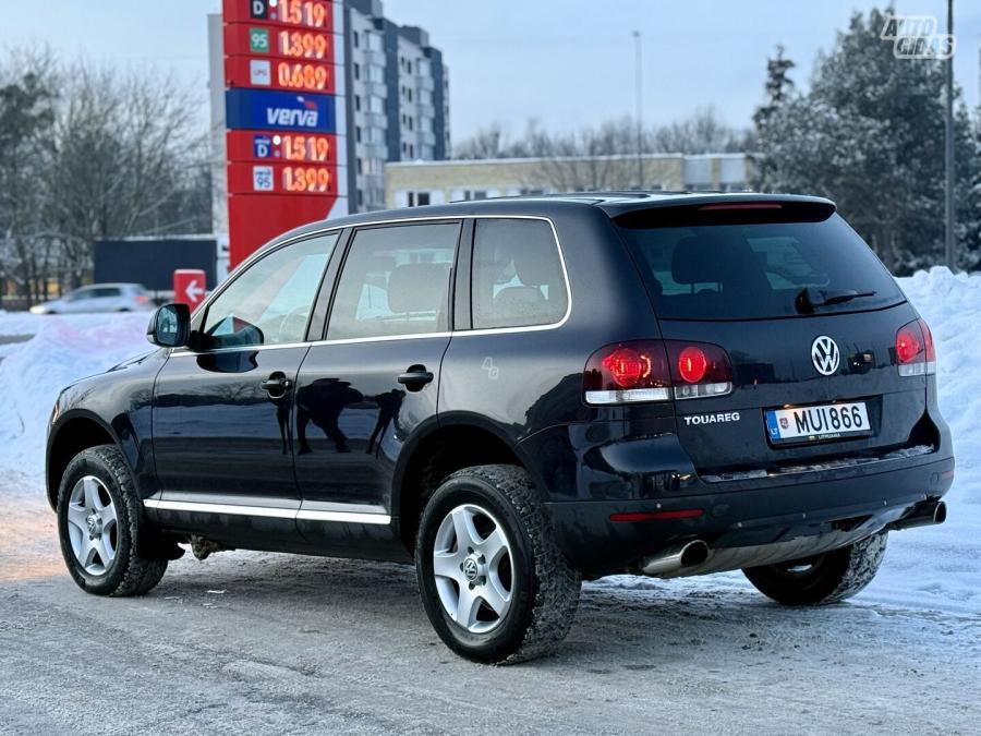 Melns Volkswagen Touareg 2008 Kauņa, ar dzinēja tilpumu 3.00 L un nobraukumu 297 tūkst. km par 5000 €, foto 3 vietnē AUTOMOTO.COM.LV