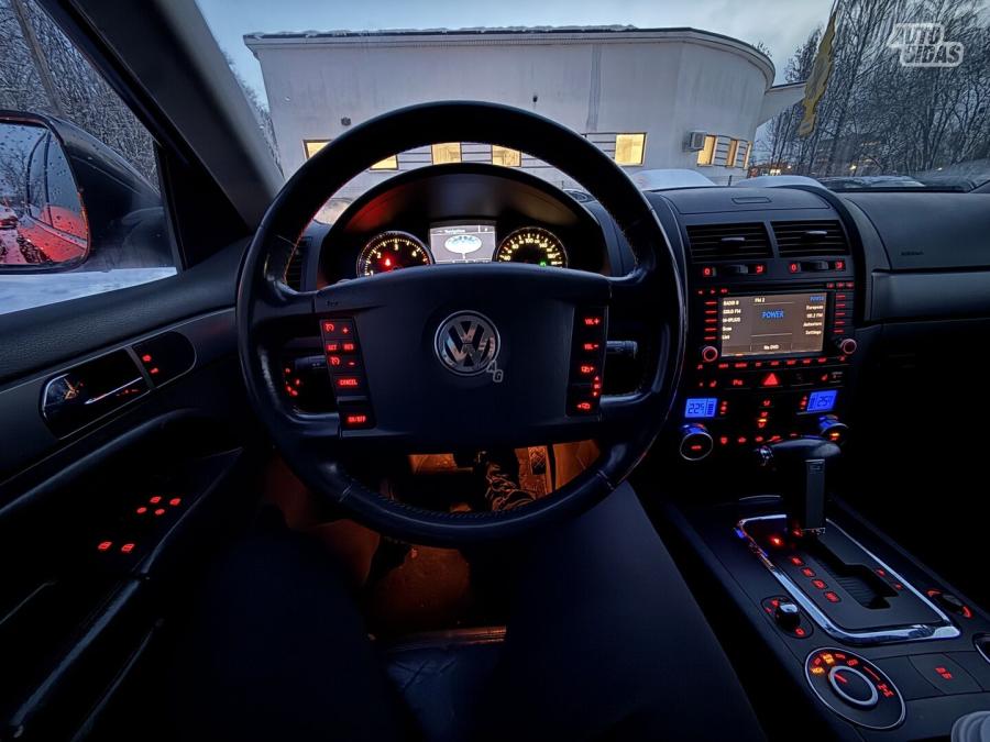 Melns Volkswagen Touareg 2008 Kauņa, ar dzinēja tilpumu 3.00 L un nobraukumu 297 tūkst. km par 5000 €, foto 15 vietnē AUTOMOTO.COM.LV