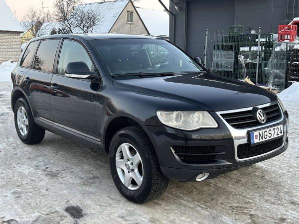 Melns Volkswagen Touareg 2008 Ukmergė, ar dzinēja tilpumu 2.46 L un nobraukumu 311 tūkst. km par 3450 €, foto 2 vietnē AUTOMOTO.COM.LV