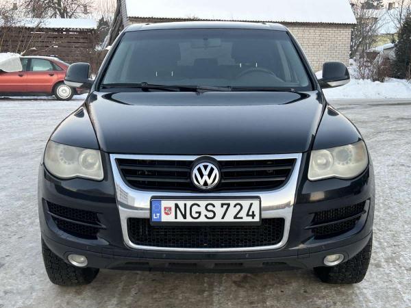 Melns Volkswagen Touareg 2008 Ukmergė, ar dzinēja tilpumu 2.46 L un nobraukumu 311 tūkst. km par 3450 €, foto 3 vietnē AUTOMOTO.COM.LV