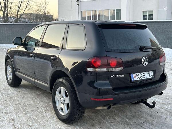 Melns Volkswagen Touareg 2008 Ukmergė, ar dzinēja tilpumu 2.46 L un nobraukumu 311 tūkst. km par 3450 €, foto 5 vietnē AUTOMOTO.COM.LV