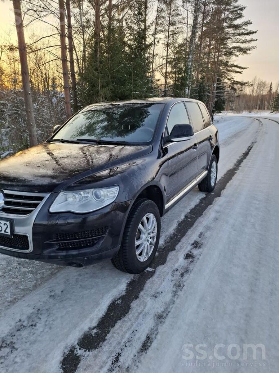 Melns Volkswagen Touareg 2008 Daugavpils, ar dzinēja tilpumu 3.00 L un nobraukumu 260 tūkst. km par 5300 €, foto 4 vietnē AUTOMOTO.COM.LV