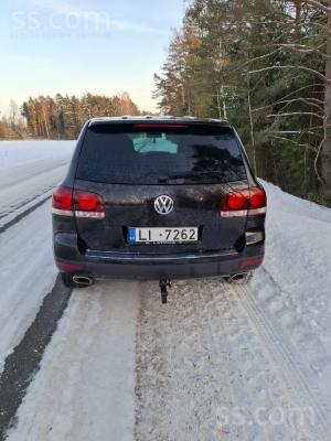 Melns Volkswagen Touareg 2008 Daugavpils, ar dzinēja tilpumu 3.00 L un nobraukumu 260 tūkst. km par 5300 €, foto 7 vietnē AUTOMOTO.COM.LV