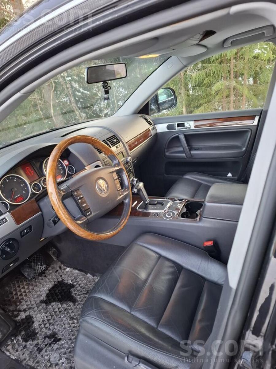 Melns Volkswagen Touareg 2008 Daugavpils, ar dzinēja tilpumu 3.00 L un nobraukumu 260 tūkst. km par 5300 €, foto 15 vietnē AUTOMOTO.COM.LV
