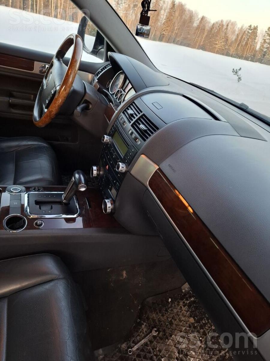 Melns Volkswagen Touareg 2008 Daugavpils, ar dzinēja tilpumu 3.00 L un nobraukumu 260 tūkst. km par 5300 €, foto 20 vietnē AUTOMOTO.COM.LV