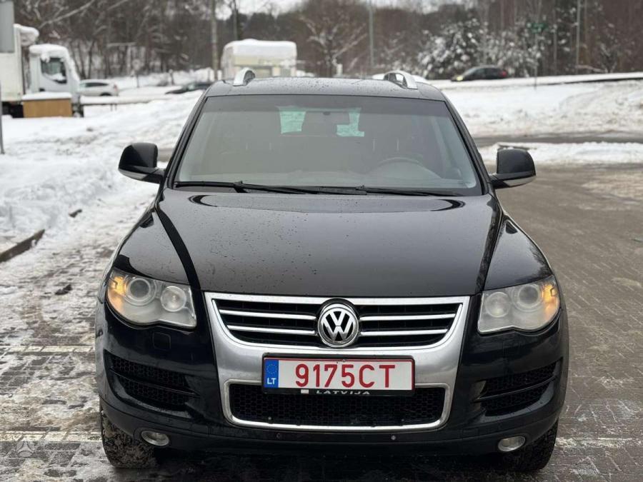 Melns Volkswagen Touareg 2008 Nemenčinė, ar dzinēja tilpumu 3.00 L un nobraukumu 282 tūkst. km par 5000 €, foto 3 vietnē AUTOMOTO.COM.LV
