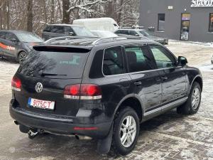 Melns Volkswagen Touareg 2008 Nemenčinė, ar dzinēja tilpumu 3.00 L un nobraukumu 282 tūkst. km par 5000 €, foto 4 vietnē AUTOMOTO.COM.LV