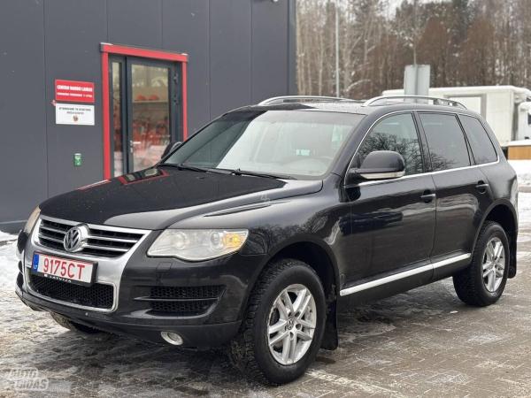 Melns Volkswagen Touareg 2008 Viļņa, ar dzinēja tilpumu 3.00 L un nobraukumu 282 tūkst. km par 5000 €, foto 1 vietnē AUTOMOTO.COM.LV