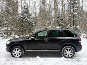 Melns Volkswagen Touareg 2008 Rapla, ar dzinēja tilpumu 3.00 L un nobraukumu 0 tūkst. km par 3500 €, foto 2 vietnē AUTOMOTO.COM.LV