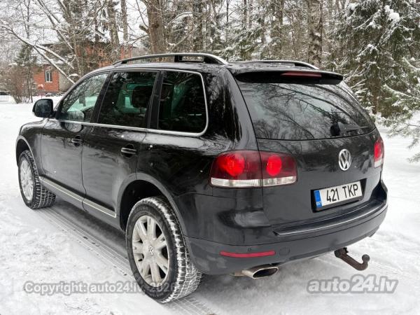 Melns Volkswagen Touareg 2008 Rapla, ar dzinēja tilpumu 3.00 L un nobraukumu 0 tūkst. km par 3500 €, foto 3 vietnē AUTOMOTO.COM.LV