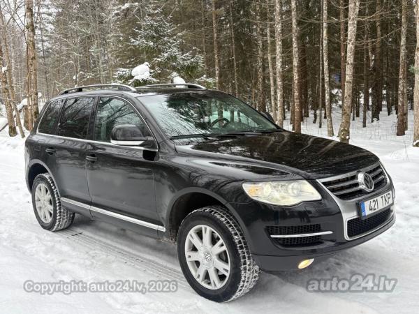 Melns Volkswagen Touareg 2008 Rapla, ar dzinēja tilpumu 3.00 L un nobraukumu 0 tūkst. km par 3500 €, foto 4 vietnē AUTOMOTO.COM.LV