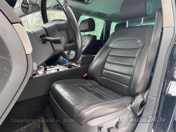 Melns Volkswagen Touareg 2008 Rapla, ar dzinēja tilpumu 3.00 L un nobraukumu 0 tūkst. km par 3500 €, foto 9 vietnē AUTOMOTO.COM.LV