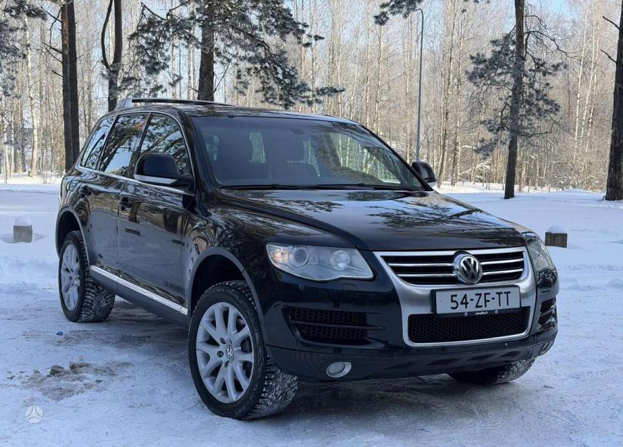 Melns Volkswagen Touareg 2008 Raseiniai, ar dzinēja tilpumu 3.00 L un nobraukumu 306 tūkst. km par 5350 €, foto 2 vietnē AUTOMOTO.COM.LV
