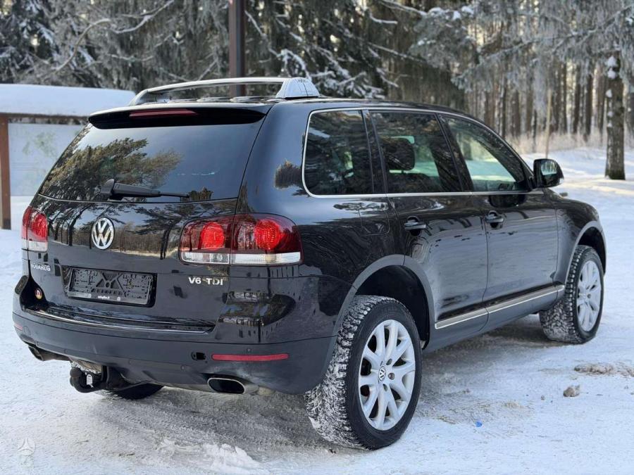 Melns Volkswagen Touareg 2008 Raseiniai, ar dzinēja tilpumu 3.00 L un nobraukumu 306 tūkst. km par 5350 €, foto 3 vietnē AUTOMOTO.COM.LV