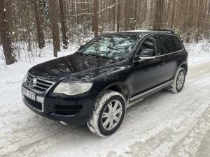 Melns Volkswagen Touareg 2008 Viļņa, ar dzinēja tilpumu 3.00 L un nobraukumu 355 tūkst. km par 4700 €, foto 2 vietnē AUTOMOTO.COM.LV
