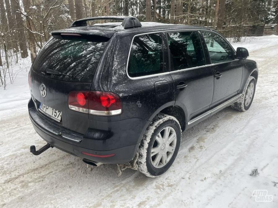 Melns Volkswagen Touareg 2008 Viļņa, ar dzinēja tilpumu 3.00 L un nobraukumu 355 tūkst. km par 4700 €, foto 3 vietnē AUTOMOTO.COM.LV