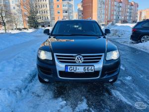 Black Volkswagen Touareg 2008 in Klaipeda, with an engine capacity of 3.60 L and mileage of 300 thousand km for 4300 €, photo 3 on AUTOMOTO.COM.LV