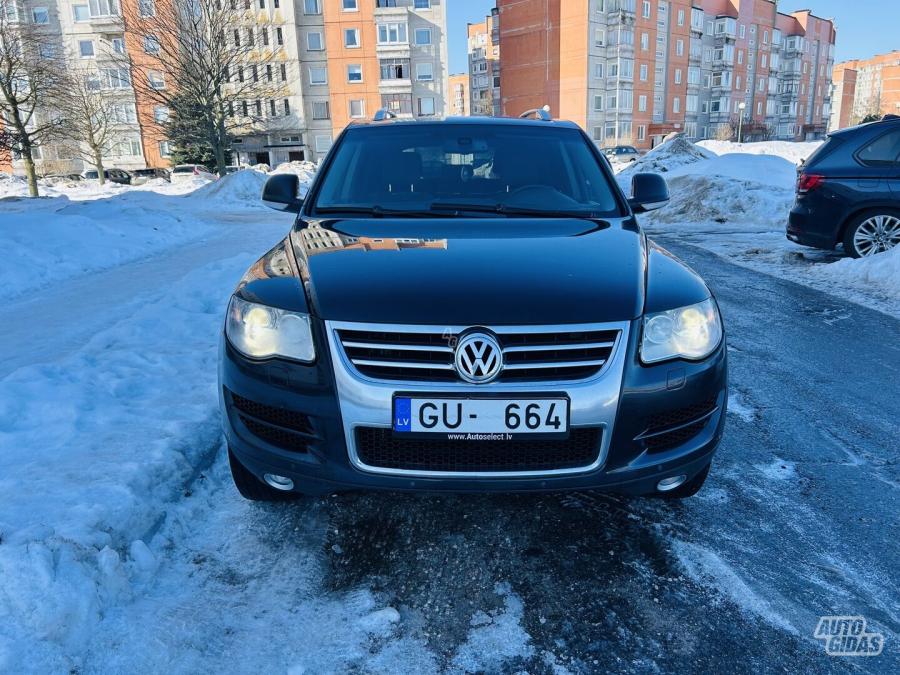 Black Volkswagen Touareg 2008 in Klaipeda, with an engine capacity of 3.60 L and mileage of 300 thousand km for 4300 €, photo 3 on AUTOMOTO.COM.LV