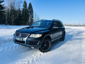Black Volkswagen Touareg 2008 in Klaipeda, with an engine capacity of 3.60 L and mileage of 300 thousand km for 4300 €, photo 8 on AUTOMOTO.COM.LV