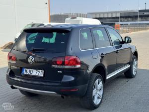 Melns Volkswagen Touareg 2008 Viļņa, ar dzinēja tilpumu 2.50 L un nobraukumu 250 tūkst. km par 3300 €, foto 3 vietnē AUTOMOTO.COM.LV