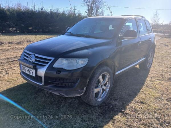 Black Volkswagen Touareg 2008 in Rakvere, with an engine capacity of 3.00 L and mileage of 479 thousand km for 3500 €, photo 2 on AUTOMOTO.COM.LV