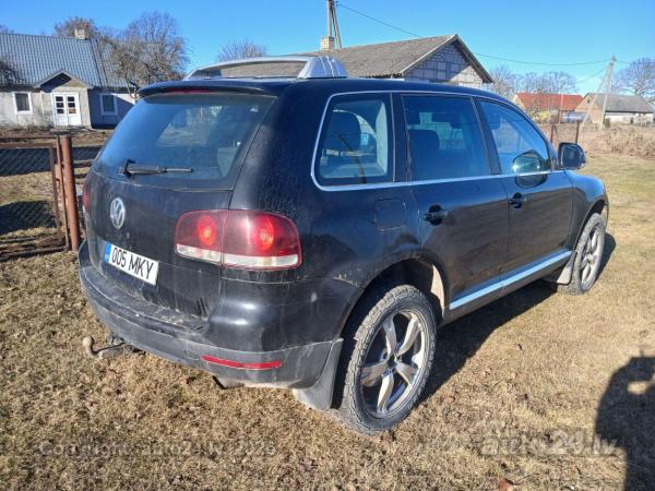 Black Volkswagen Touareg 2008 in Rakvere, with an engine capacity of 3.00 L and mileage of 479 thousand km for 3500 €, photo 4 on AUTOMOTO.COM.LV