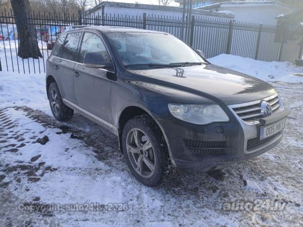 Black Volkswagen Touareg 2008 in Rakvere, with an engine capacity of 3.00 L and mileage of 479 thousand km for 3500 €, photo 7 on AUTOMOTO.COM.LV