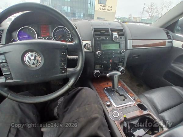 Black Volkswagen Touareg 2008 in Rakvere, with an engine capacity of 3.00 L and mileage of 479 thousand km for 3500 €, photo 8 on AUTOMOTO.COM.LV