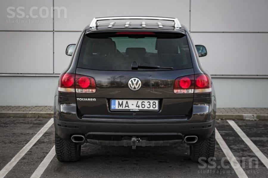 Black Volkswagen Touareg 2008 in Riga, with an engine capacity of 3.00 L and mileage of 306 thousand km for 6500 €, photo 6 on AUTOMOTO.COM.LV
