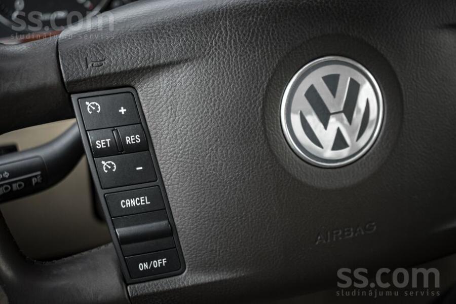 Black Volkswagen Touareg 2008 in Riga, with an engine capacity of 3.00 L and mileage of 306 thousand km for 6500 €, photo 21 on AUTOMOTO.COM.LV