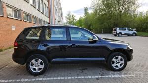 Melns Volkswagen Touareg 2008 Rīga, ar dzinēja tilpumu 2.50 L un nobraukumu 250 tūkst. km par 3900 €, foto 7 vietnē AUTOMOTO.COM.LV
