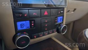 Melns Volkswagen Touareg 2008 Rīga, ar dzinēja tilpumu 2.50 L un nobraukumu 250 tūkst. km par 3900 €, foto 16 vietnē AUTOMOTO.COM.LV