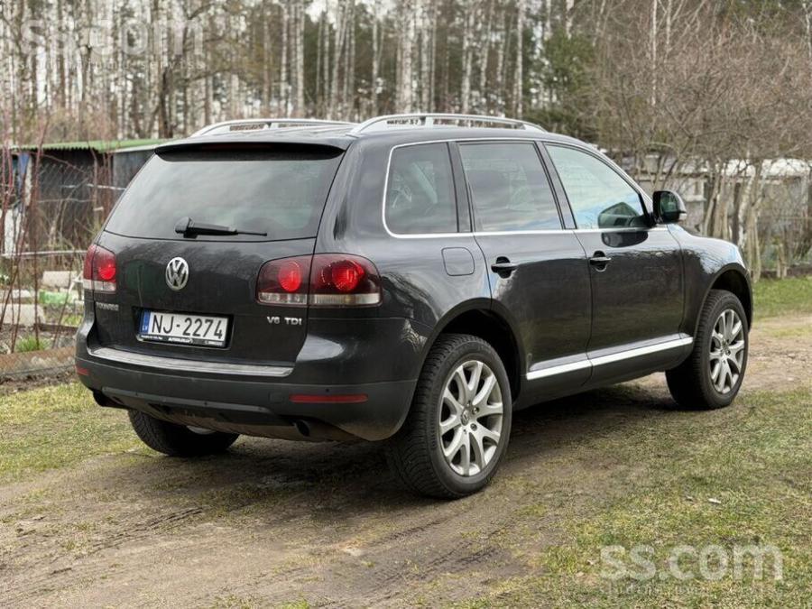 Melns Volkswagen Touareg 2008 Rīga, ar dzinēja tilpumu 3.00 L un nobraukumu 300 tūkst. km par 4500 €, foto 4 vietnē AUTOMOTO.COM.LV