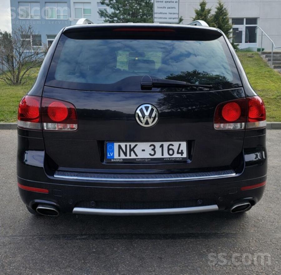 Melns Volkswagen Touareg 2008 Daugavpils, ar dzinēja tilpumu 3.00 L un nobraukumu 308 tūkst. km par 7300 €, foto 4 vietnē AUTOMOTO.COM.LV