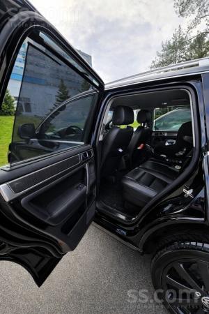 Melns Volkswagen Touareg 2008 Daugavpils, ar dzinēja tilpumu 3.00 L un nobraukumu 308 tūkst. km par 7300 €, foto 7 vietnē AUTOMOTO.COM.LV