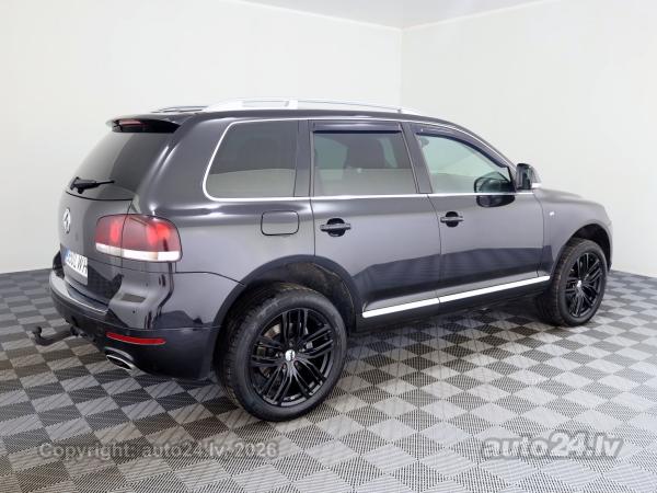 Melns Volkswagen Touareg 2008 Tallina, ar dzinēja tilpumu 3.00 L un nobraukumu 328 tūkst. km par 3499 €, foto 3 vietnē AUTOMOTO.COM.LV