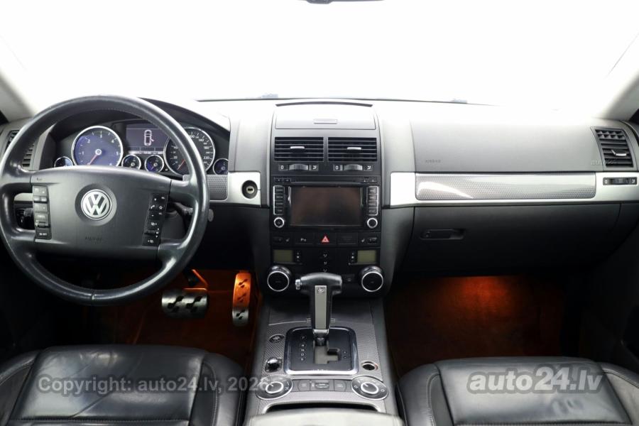 Melns Volkswagen Touareg 2008 Tallina, ar dzinēja tilpumu 3.00 L un nobraukumu 328 tūkst. km par 3499 €, foto 6 vietnē AUTOMOTO.COM.LV