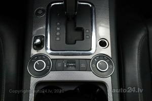 Melns Volkswagen Touareg 2008 Tallina, ar dzinēja tilpumu 3.00 L un nobraukumu 328 tūkst. km par 3499 €, foto 10 vietnē AUTOMOTO.COM.LV