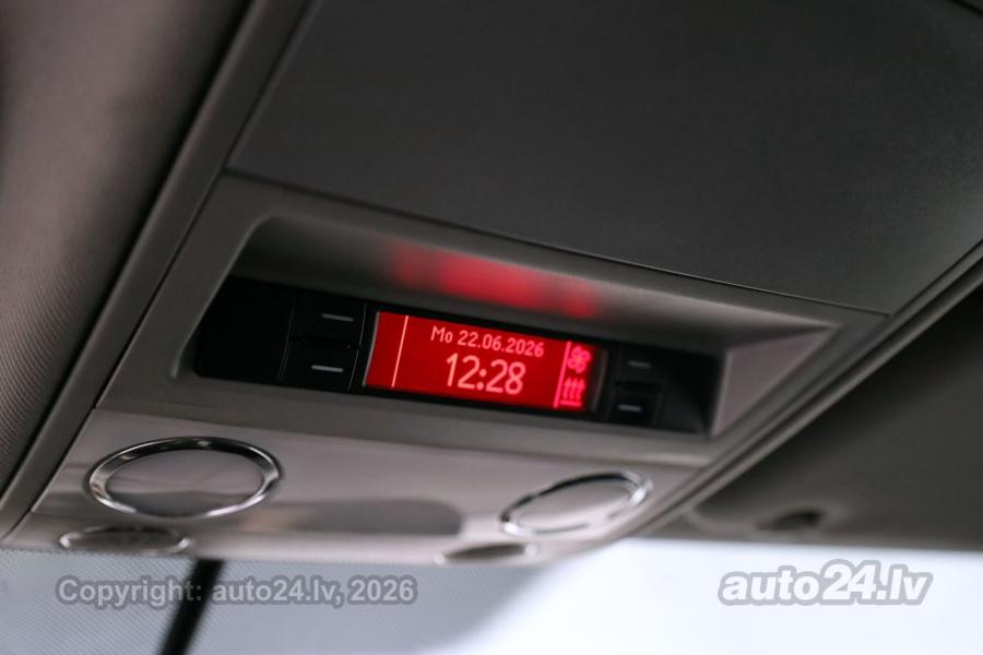 Melns Volkswagen Touareg 2008 Tallina, ar dzinēja tilpumu 3.00 L un nobraukumu 328 tūkst. km par 3499 €, foto 12 vietnē AUTOMOTO.COM.LV