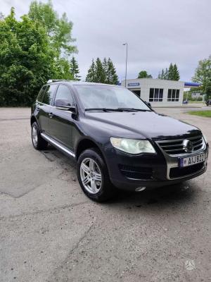 Black Volkswagen Touareg 2008 in Klaipeda, with an engine capacity of 2.95 L and mileage of 397 thousand km for 5000 €, photo  on AUTOMOTO.COM.LV