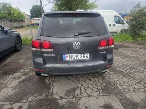 Melns Volkswagen Touareg 2008 Viļņa, ar dzinēja tilpumu 2.97 L un nobraukumu 430 tūkst. km par 2800 €, foto 7 vietnē AUTOMOTO.COM.LV