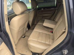 Melns Volkswagen Touareg 2008 Viļņa, ar dzinēja tilpumu 2.97 L un nobraukumu 430 tūkst. km par 2800 €, foto 11 vietnē AUTOMOTO.COM.LV