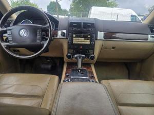 Melns Volkswagen Touareg 2008 Viļņa, ar dzinēja tilpumu 2.97 L un nobraukumu 430 tūkst. km par 2800 €, foto 12 vietnē AUTOMOTO.COM.LV