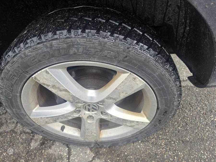 Melns Volkswagen Touareg 2008 Viļņa, ar dzinēja tilpumu 2.97 L un nobraukumu 430 tūkst. km par 2800 €, foto 13 vietnē AUTOMOTO.COM.LV