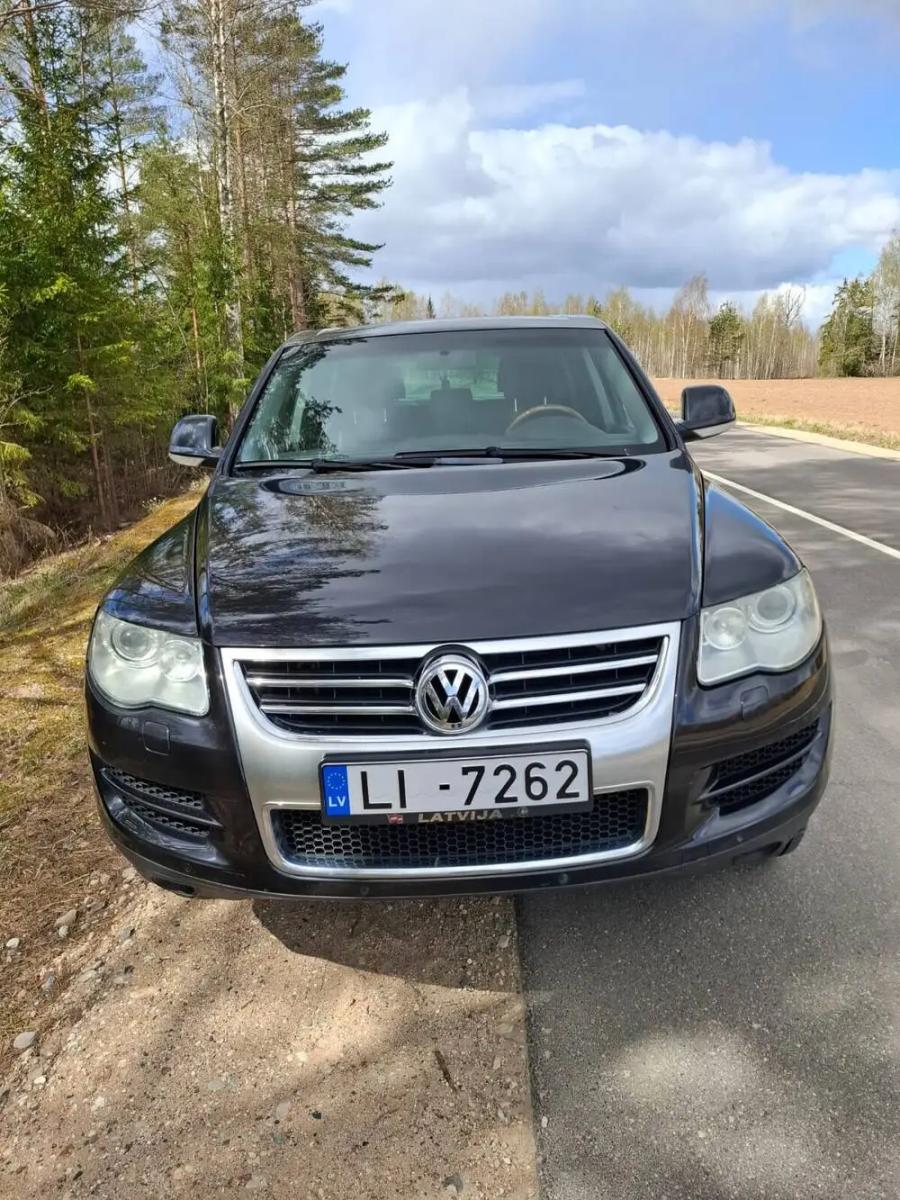 Melns Volkswagen Touareg 2008 Rīga, ar dzinēja tilpumu 3.00 L un nobraukumu 260 tūkst. km par 4700 €, foto 3 vietnē AUTOMOTO.COM.LV