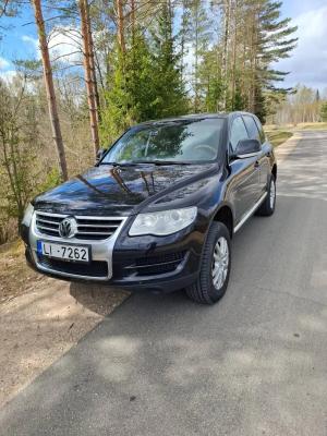 Melns Volkswagen Touareg 2008 Rīga, ar dzinēja tilpumu 3.00 L un nobraukumu 260 tūkst. km par 4700 €, foto 4 vietnē AUTOMOTO.COM.LV