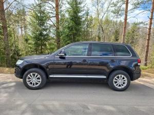 Melns Volkswagen Touareg 2008 Rīga, ar dzinēja tilpumu 3.00 L un nobraukumu 260 tūkst. km par 4700 €, foto 5 vietnē AUTOMOTO.COM.LV